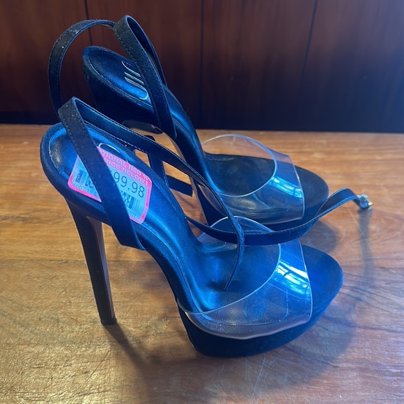 Jennifer Lopez | Shoes | Jlo Jennifer Lopez Junnie Sandal | Poshmark